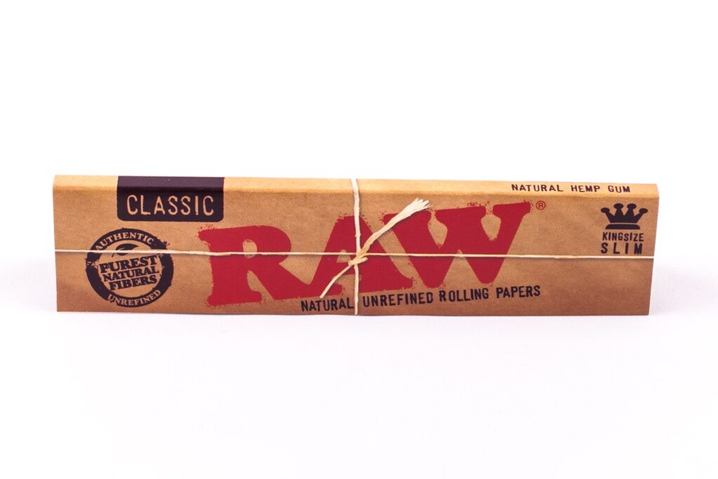 Raw Classic Kingsize Rolling Papers | Tobacco Specialists